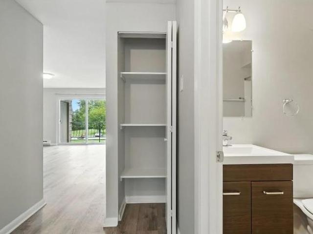 2 Br, 2 bath, Apartment 333 Neringa Ln