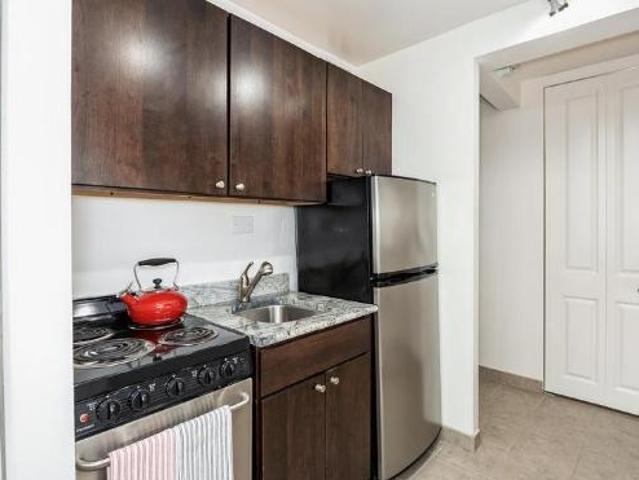 2 Br, 2 bath, Apartment 333 E Ontario St