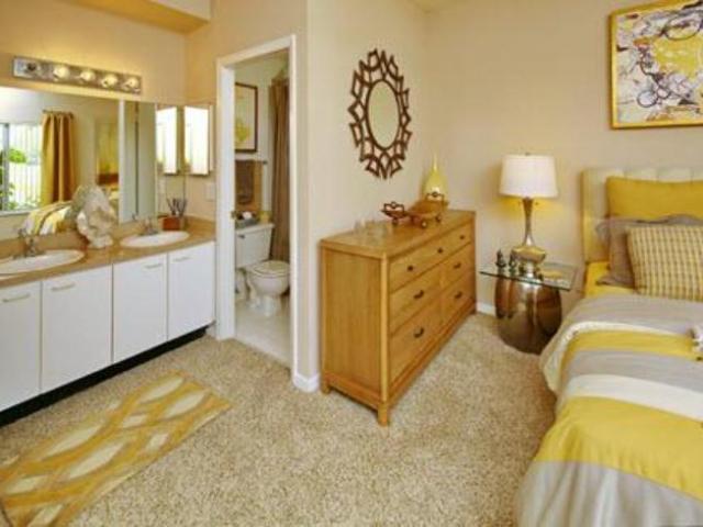 2 Br, 2 bath, Apartment 3495 Pinewalk Dr N