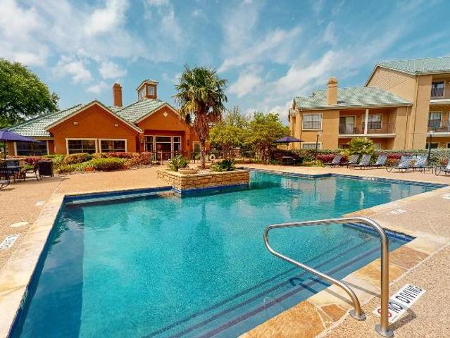 2 Br, 2 bath, Apartment 3400 Western Center Boulevard