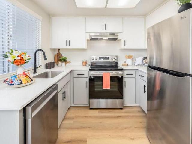 2 Br, 2 bath, Apartment 3401 Tully Rd