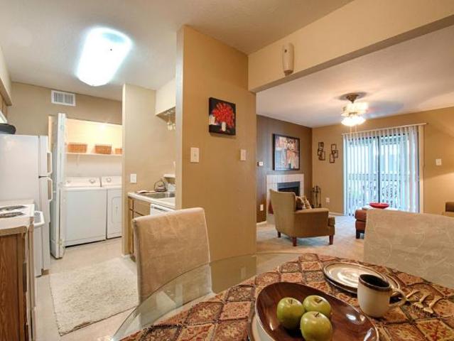 2 Br, 2 bath, Apartment 3402 Preston Rd