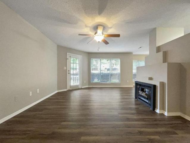 2 Br, 2 bath, Apartment 3409 Mill Tree Rd