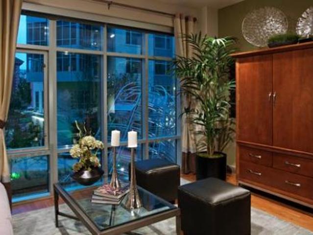 2 Br, 2 bath, Apartment 3411 Chestnut St