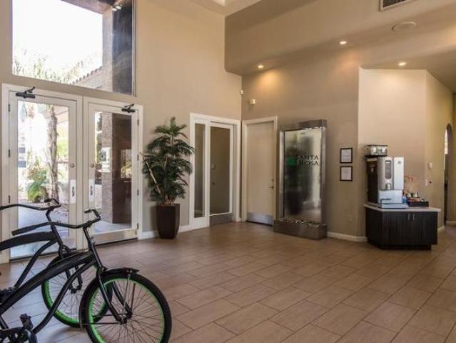 2 Br, 2 bath, Apartment 3425 E Chandler Blvd
