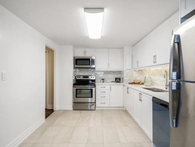 2 Br, 2 bath, Apartment 355 St Clair Avenue West