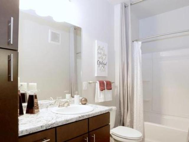 2 Br, 2 bath, Apartment 350 Gyorr Ave