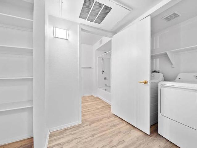 2 Br, 2 bath, Apartment 351 N Peart Rd