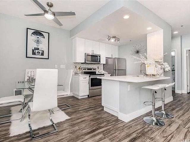 2 Br, 2 bath, Apartment 3535 El Portal Drive