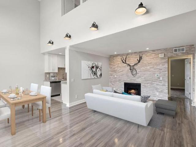 2 Br, 2 bath, Apartment 3665 Hughes Ave
