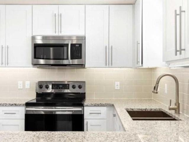 2 Br, 2 bath, Apartment 3606 E Baseline Rd