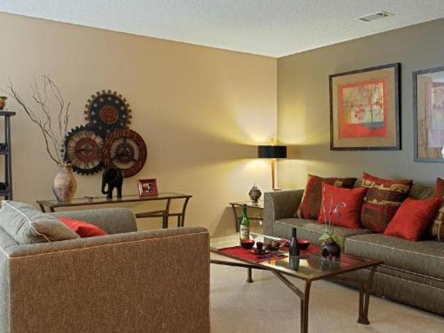 2 Br, 2 bath, Apartment 3611 University Dr