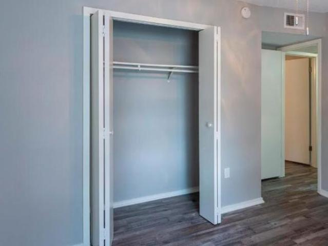 2 Br, 2 bath, Apartment 3621 Wynn Dr