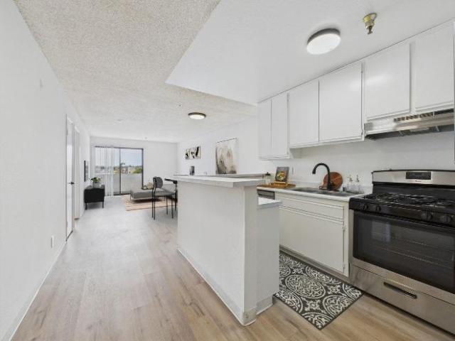 2 Br, 2 bath, Apartment 3748 Keystone Ave