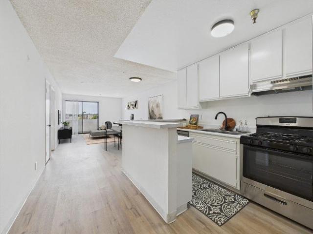 2 Br, 2 bath, Apartment 3748 Keystone Ave