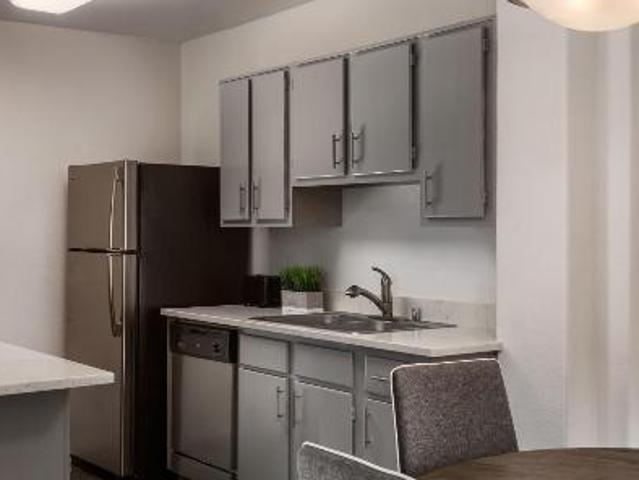 2 Br, 2 bath, Apartment 375 N Federal St