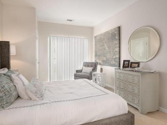2 Br, 2 bath, Apartment 375 Acorn Park Drive