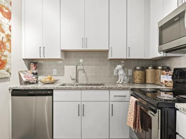 2 Br, 2 bath, Apartment 3707 Roswell Rd NE