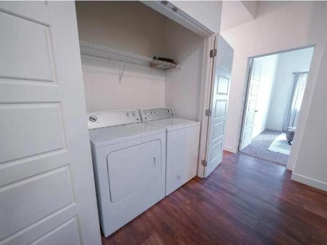 2 Br, 2 bath, Apartment 3705 Gallowway St