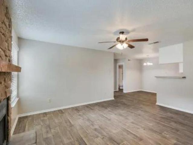 2 Br, 2 bath, Apartment 3726 Block Drive