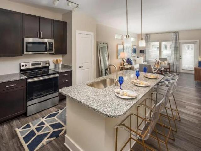 2 Br, 2 bath, Apartment 3730 Ingleside Blvd