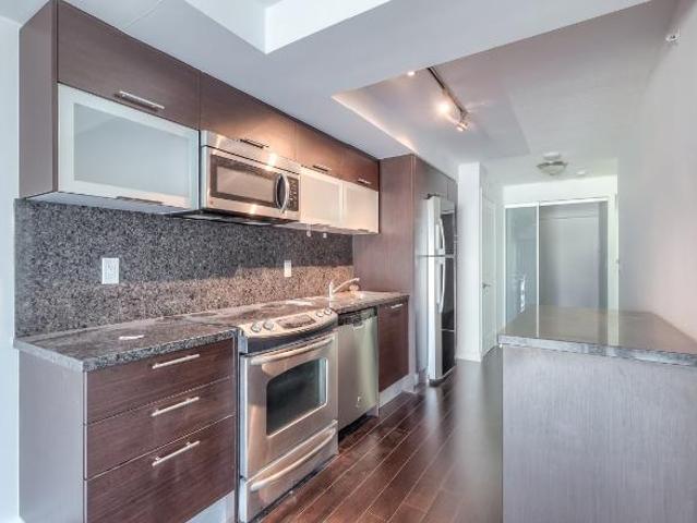 2 Br, 2 bath, Apartment 386 Yonge Street