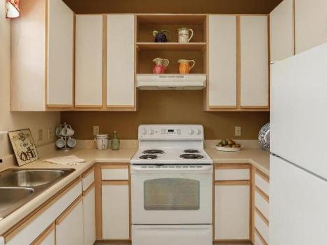 2 Br, 2 bath, Apartment 3800 Drybrook Rd
