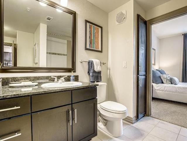 2 Br, 2 bath, Apartment 380 Vistacourt Dr