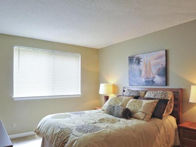 2 Br, 2 bath, Apartment 3819 Bonneville Ct