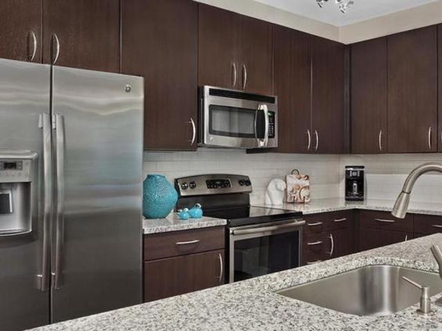 2 Br, 2 bath, Apartment 3950 Fairsted Dr