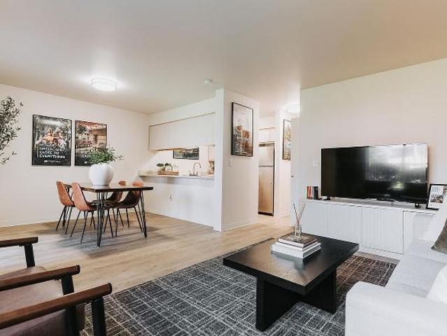2 Br, 2 bath, Apartment 3950 Goodpasture Loop