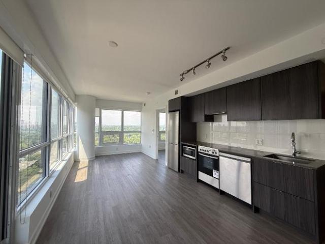 2 Br, 2 bath, Apartment 395 Bloor Street East