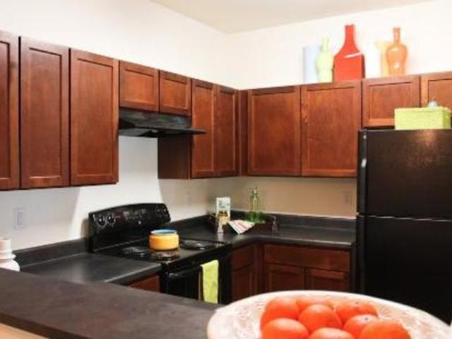 2 Br, 2 bath, Apartment 3900 River Walk Dr