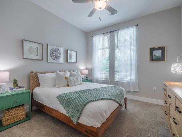 2 Br, 2 bath, Apartment 3915 William E Murray Blvd