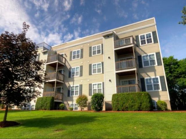 2 Br, 2 bath, Apartment 39 Carl Street