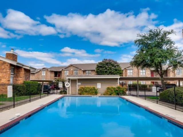 2 Br, 2 bath, Apartment 4047 Childress Ave