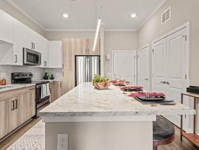 2 Br, 2 bath, Apartment 4090 Rio Vista Dr