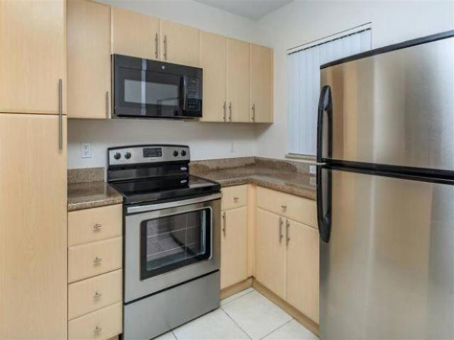 2 Br, 2 bath, Apartment 4001 N Pine Island Road
