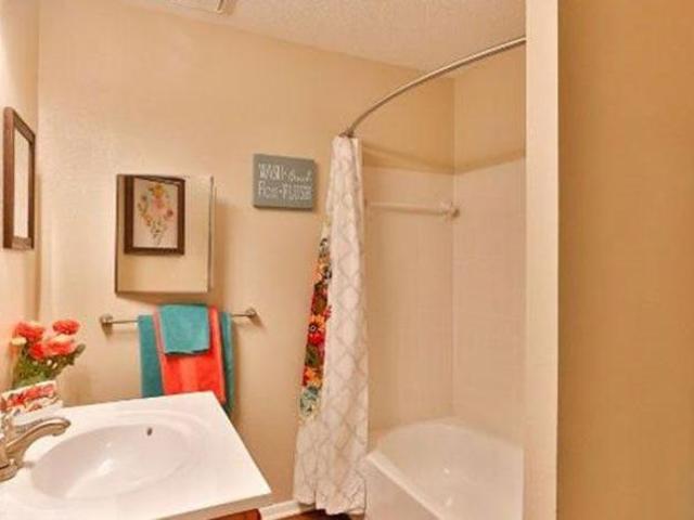 2 Br, 2 bath, Apartment 4012 Quail Forest Dr