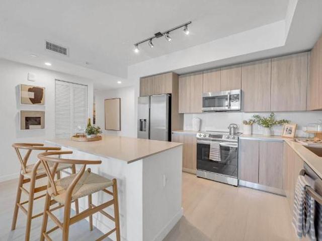 2 Br, 2 bath, Apartment 401 SW 1st Ave