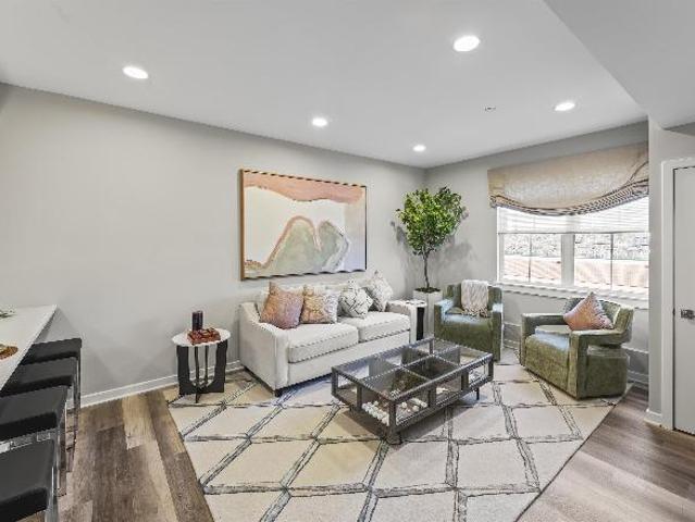 2 Br, 2 bath, Apartment 40 South Avenue