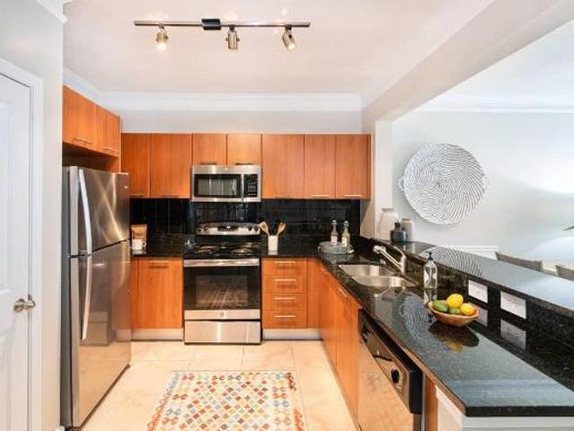 2 Br, 2 bath, Apartment 40 Peachtree Valley Road NE