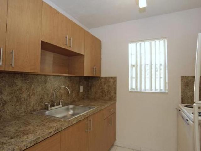 2 Br, 2 bath, Apartment 4199 SW 67th Avenue