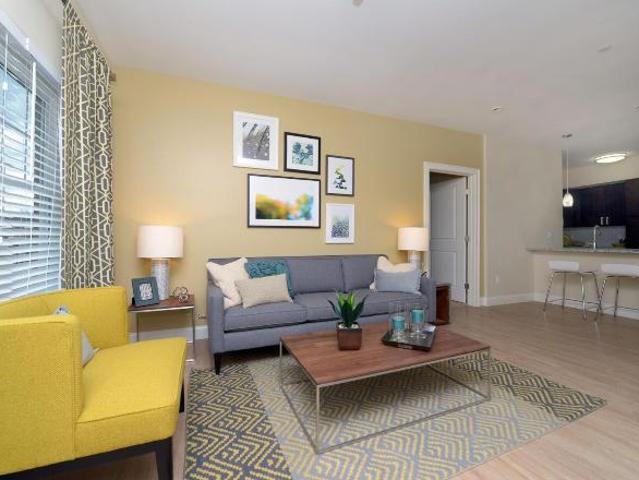 2 Br, 2 bath, Apartment 4100 Summit Dr