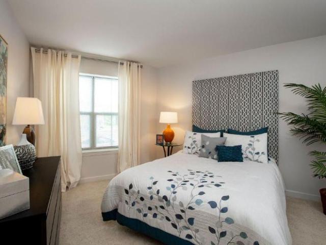 2 Br, 2 bath, Apartment 4105 Symmes Circle