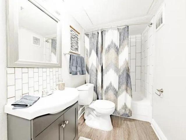 2 Br, 2 bath, Apartment 4111 Polaris Dr