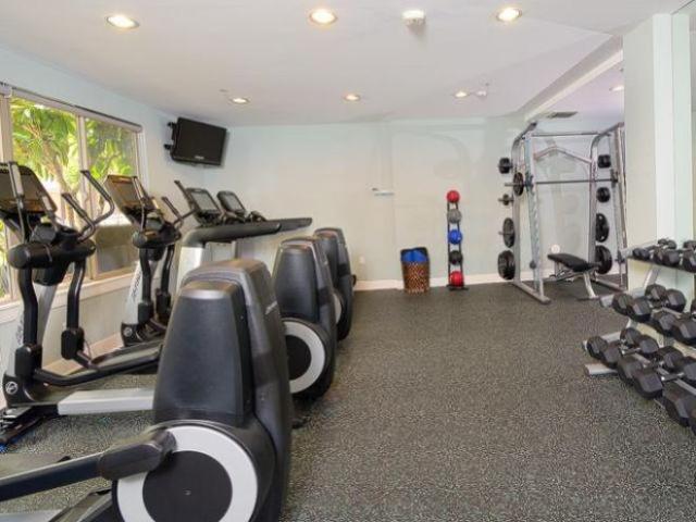 2 Br, 2 bath, Apartment 4121 Radford Avenue