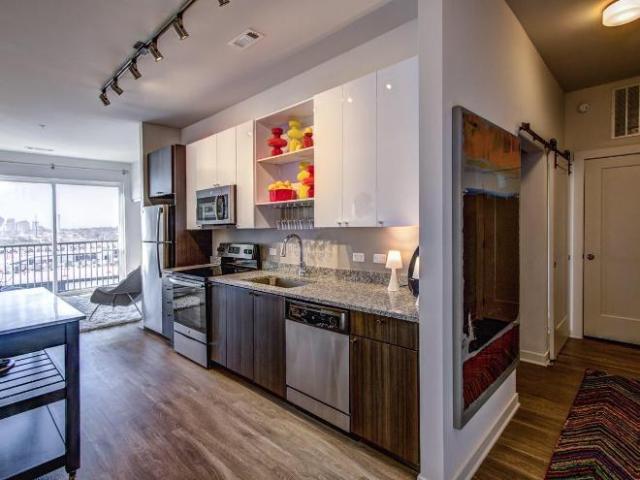 2 Br, 2 bath, Apartment 424 E 36th St