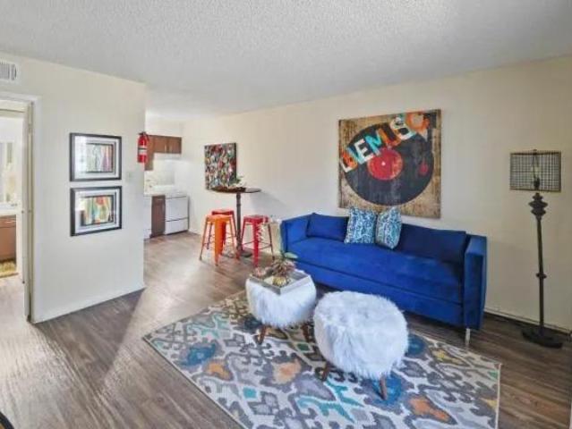 2 Br, 2 bath, Apartment 425 Bernard St