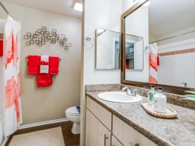2 Br, 2 bath, Apartment 4200 Horizon North Parkway